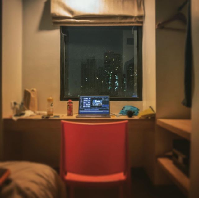 Editing room at the hotel | pathfinder - Hiko Blog